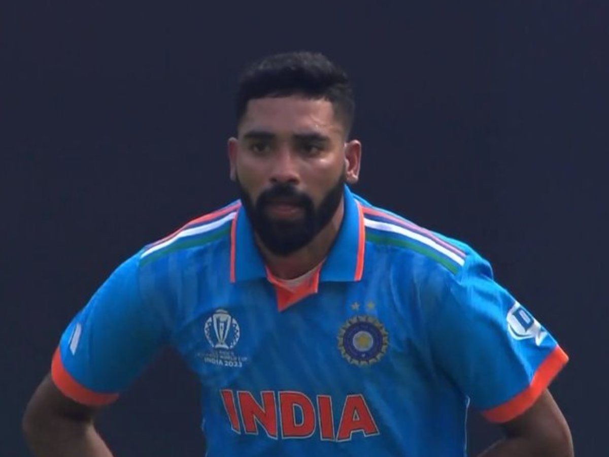 IND vs PAK: Mohammed Siraj ने किया अब्दुलुल्ला शफीक को LBW, देखता रह ...