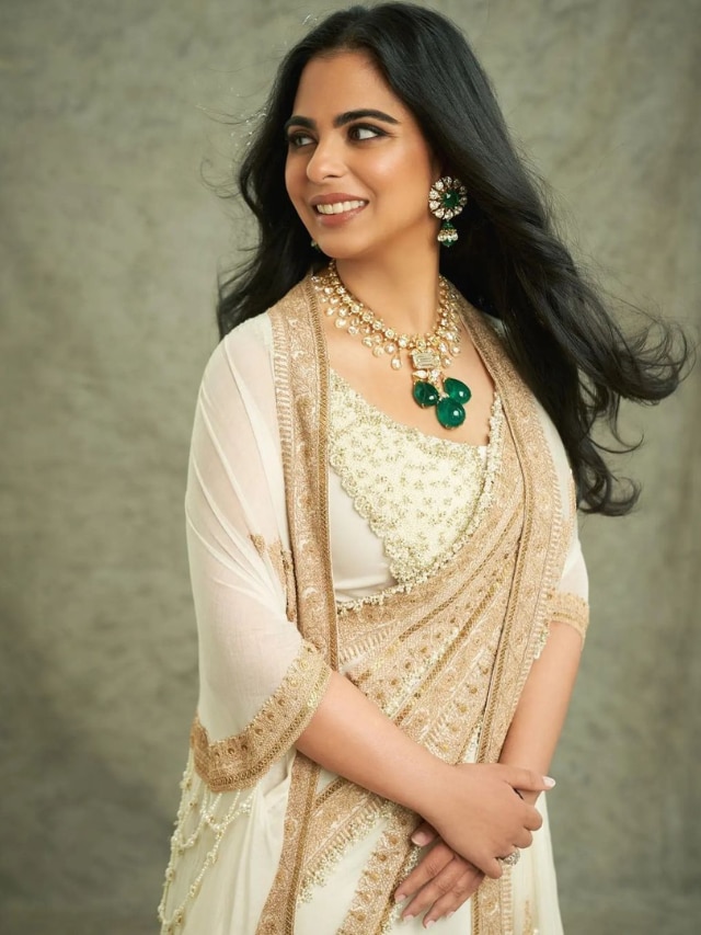 9 Mesmerising Saree Looks Of Isha Ambani