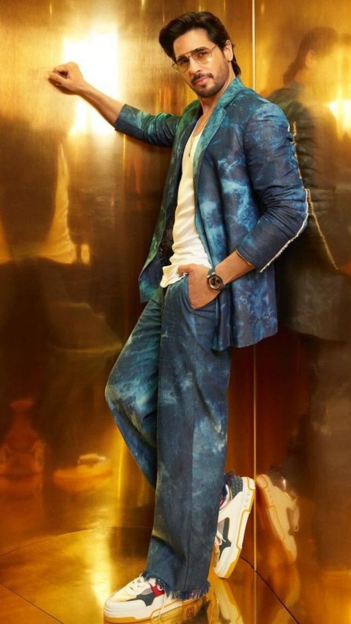 Sidharth Malhotra is The Biggest Green Flag - In Pics