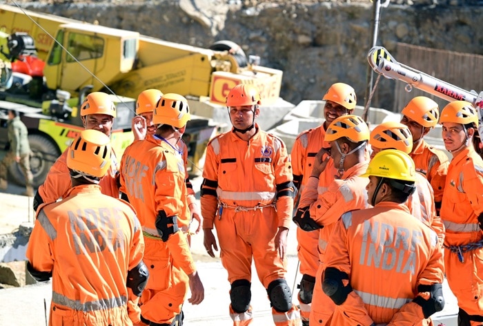 Uttarkashi Tunnel Updates Dark Hours Continue to Haunt Workers Twelve ...