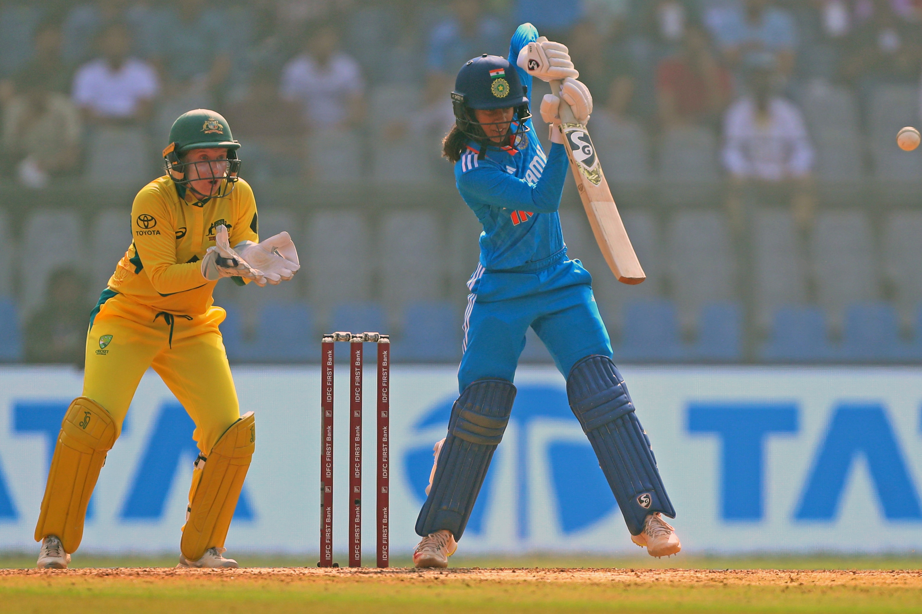 INDW vs AUSW: मैदान पर उल्टियां करने के बावजूद जेमिमा रोड्रिगेज ने जड़ा ...