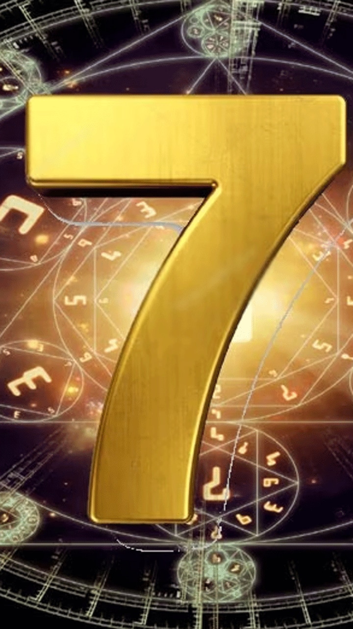 7 मूलांक वालों के पास नहीं होती पैसों की कमी, और भी है बहुत कुछ अच्छा