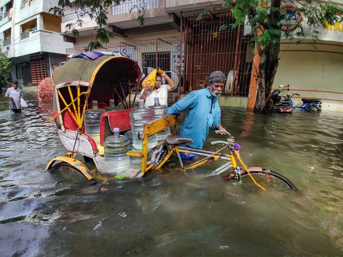 Trains Cancelled, Flights Diverted as Tamil Nadu Faces Flood-like ... Trains Cancelled, Flights Diverted as Tamil Nadu Faces Flood-like ...