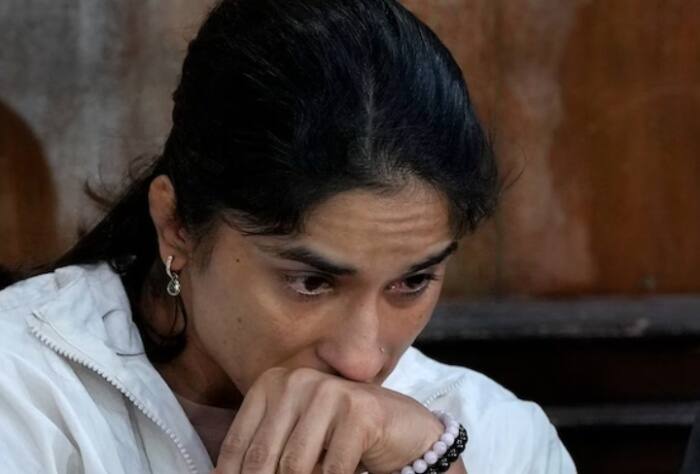 Vinesh returns Khel Ratna and Arjuna Awards, leaves them at Kartavya Path | India.com