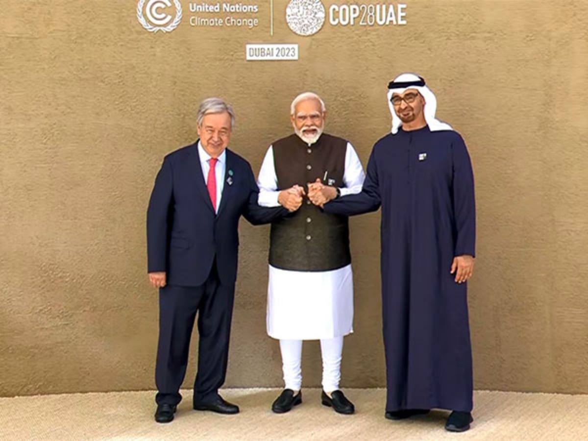 COP28 शिखर सम्मेलन स्थल पहुंचे PM मोदी, UAE के राष्ट्रपति और संयुक्त ...