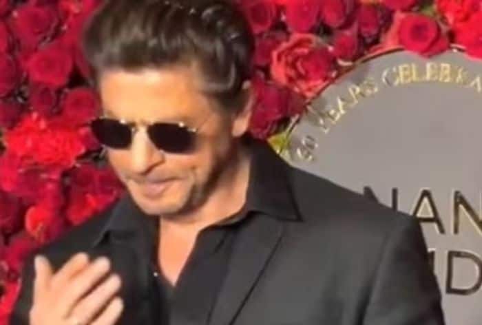 Shah Rukh Makes His FIRST Public Appearance After Dunki Release, Fans ...