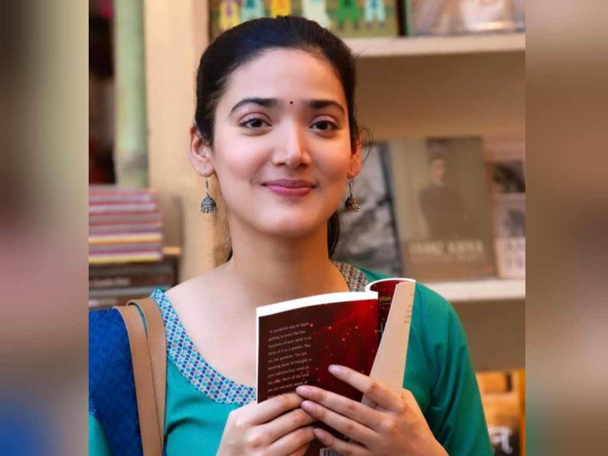 12th Fail की नेशनल क्रश श्रद्धा उर्फ Medha Shankr ने फैंस के लिए पोस्ट ...