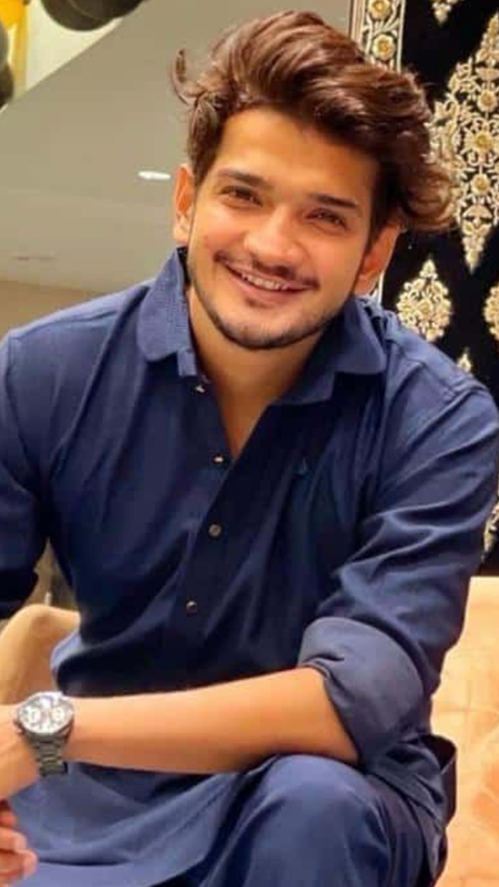 10 Heartfelt Shayaris of Munawar Faruqui