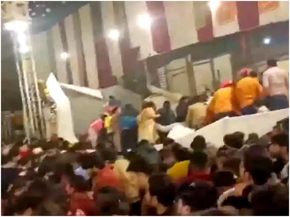 1 Dead, Several Injured As Platform Collapses At Mata Jagran in Delhi ...