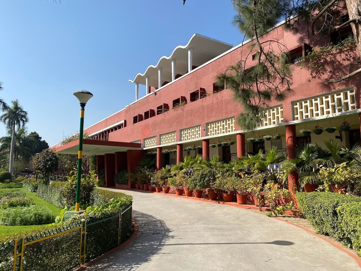 IIT, IIM से B.TECH या MBA नहीं, यहां से की सिंपल ग्रेजुएशन, मिला 48 लाख ...