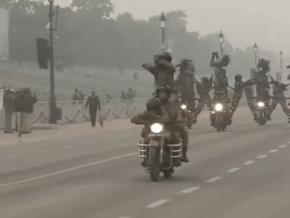 Republic Day 2024: Watch DARE DEVILS Motorcycle Stunt Team Rehearses ...