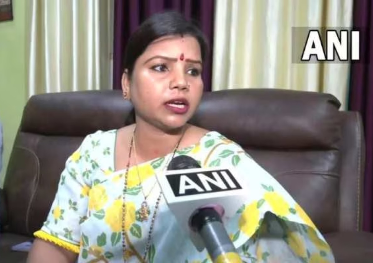 बिहार में सियासी हलचल बढ़ी! JDU विधायक बीमा भारती के पति और बेटे को पुलिस ने किया गिरफ्तार ...