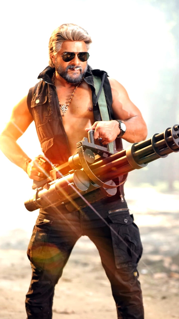 Khesari Lal Yadav की फीस सुनकर नहीं आएगी नींद