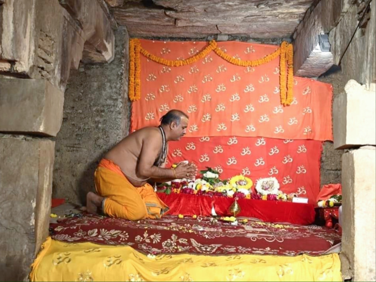 Gyanvapi Mosque Row: Puja Performed Inside 'Vyas Ka Tehkhana'; Muslim ...