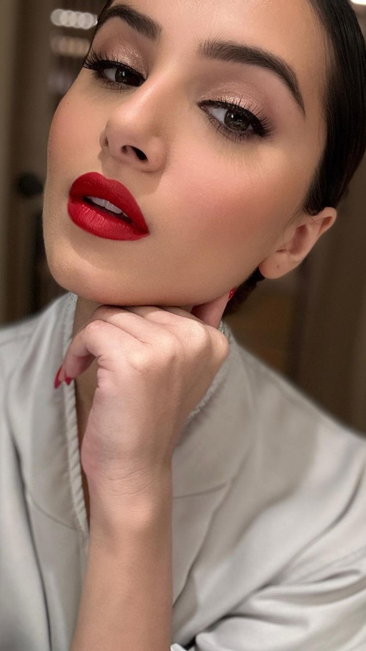 Tara Sutaria’s 8 Makeup Looks For a Perfect Date Night