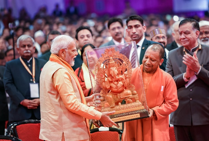 PM Modi Lauds On Yogi Govt, Says UP Has Transitioned From Red-tapism to ...