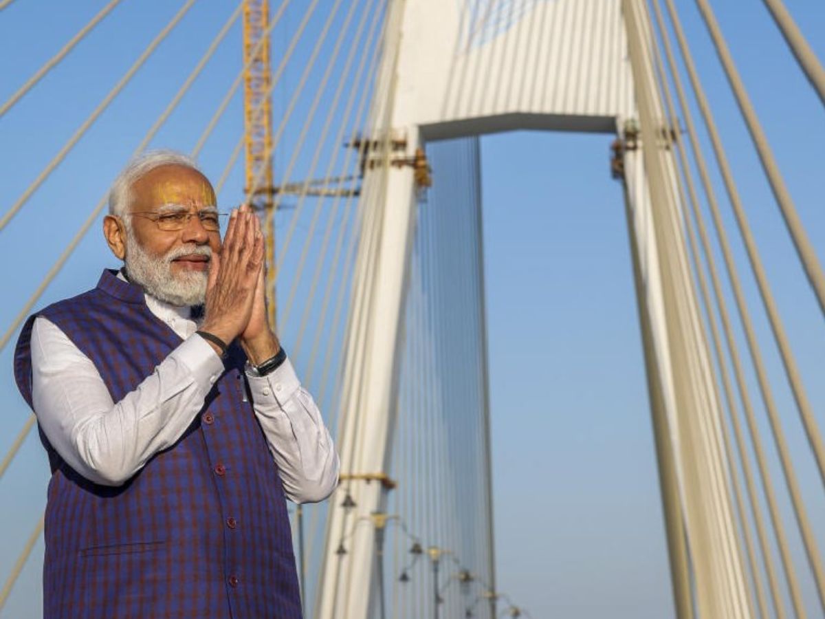 PM Modi Dwarka Visit: पीएम मोदी ने लगाई समुद्र में डूबकी, द्वारका में ...