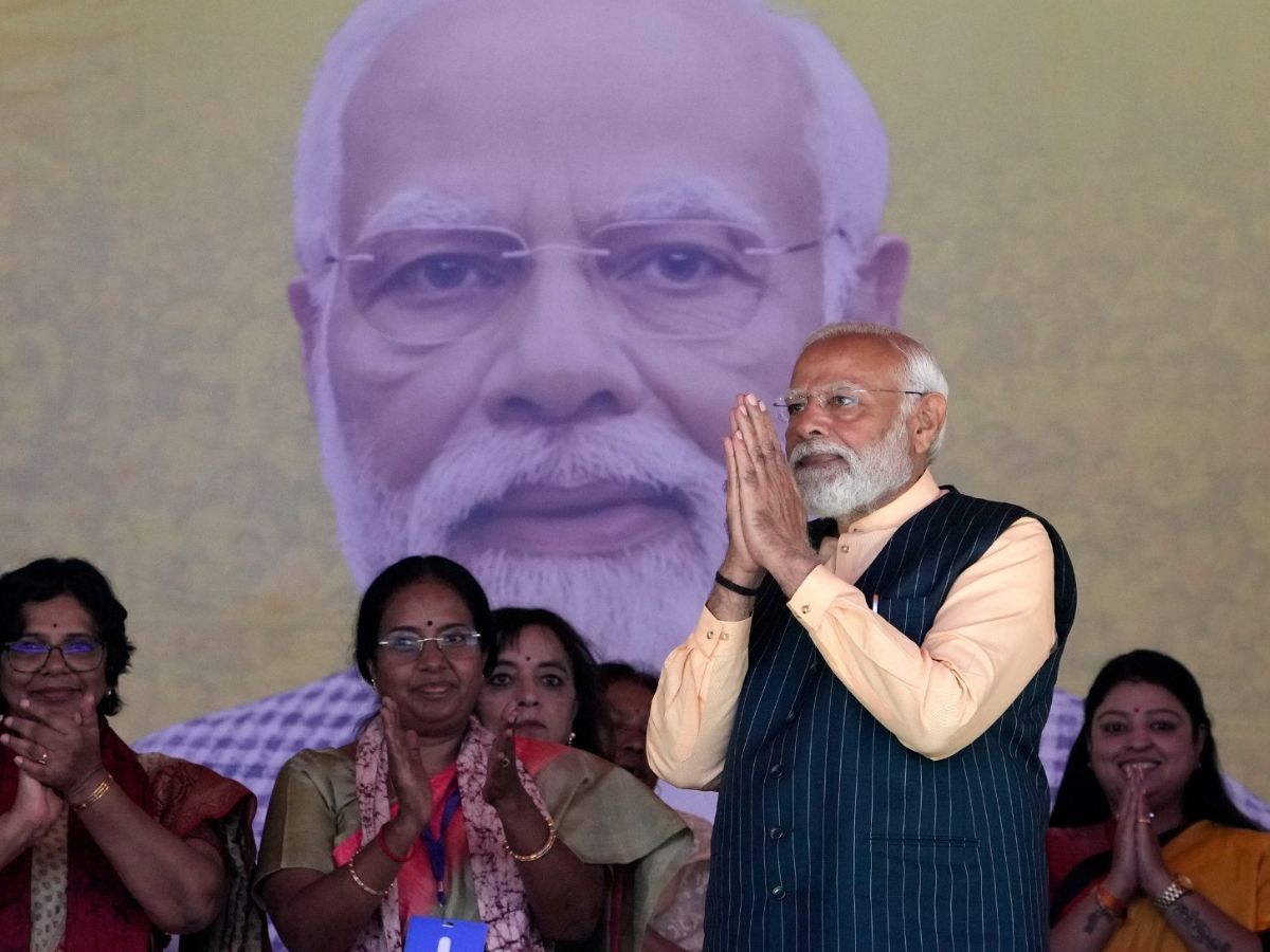 PM Modi Meets Victims Of Sandeshkhali, Heard Them Patiently Like A ...