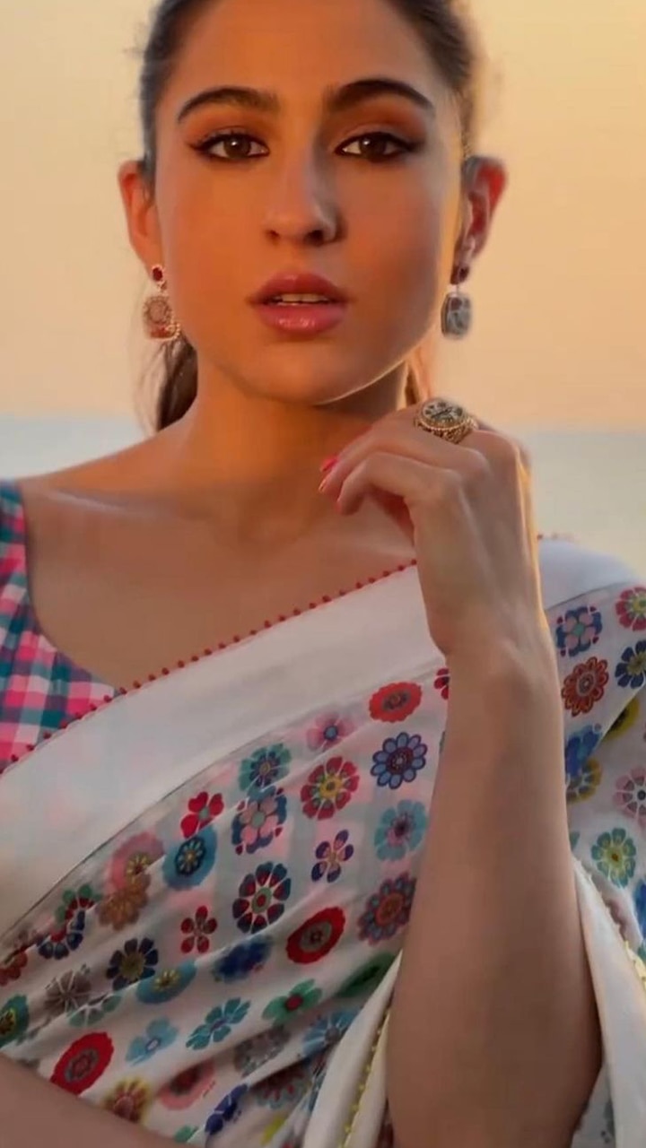 Sara Ali Khan Sprinkles Her Desi Allure in Floral Print Saree