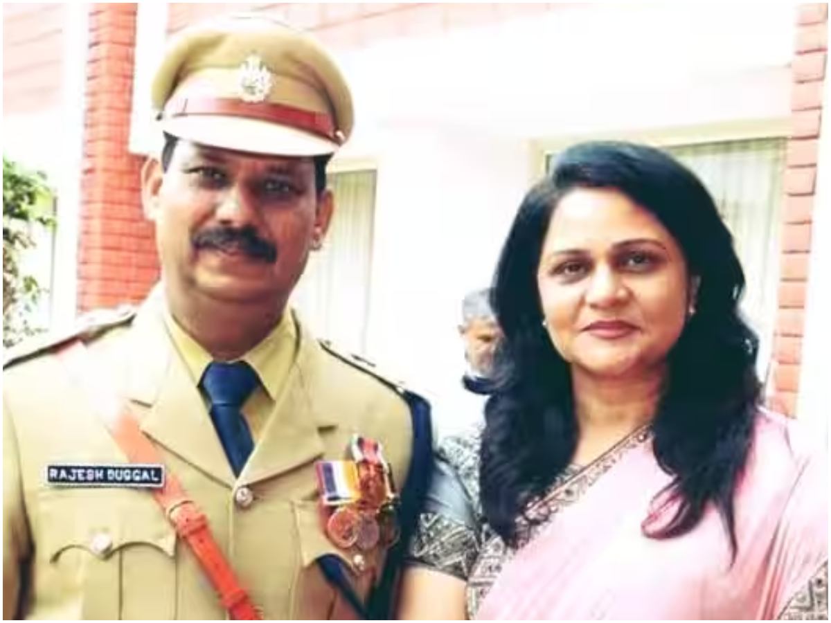 BJP की सांसद के IPS पति को हटाया गया, चुनाव आयोग ने कहा- न सौंपा जाए चुनाव संबंधी कार्य