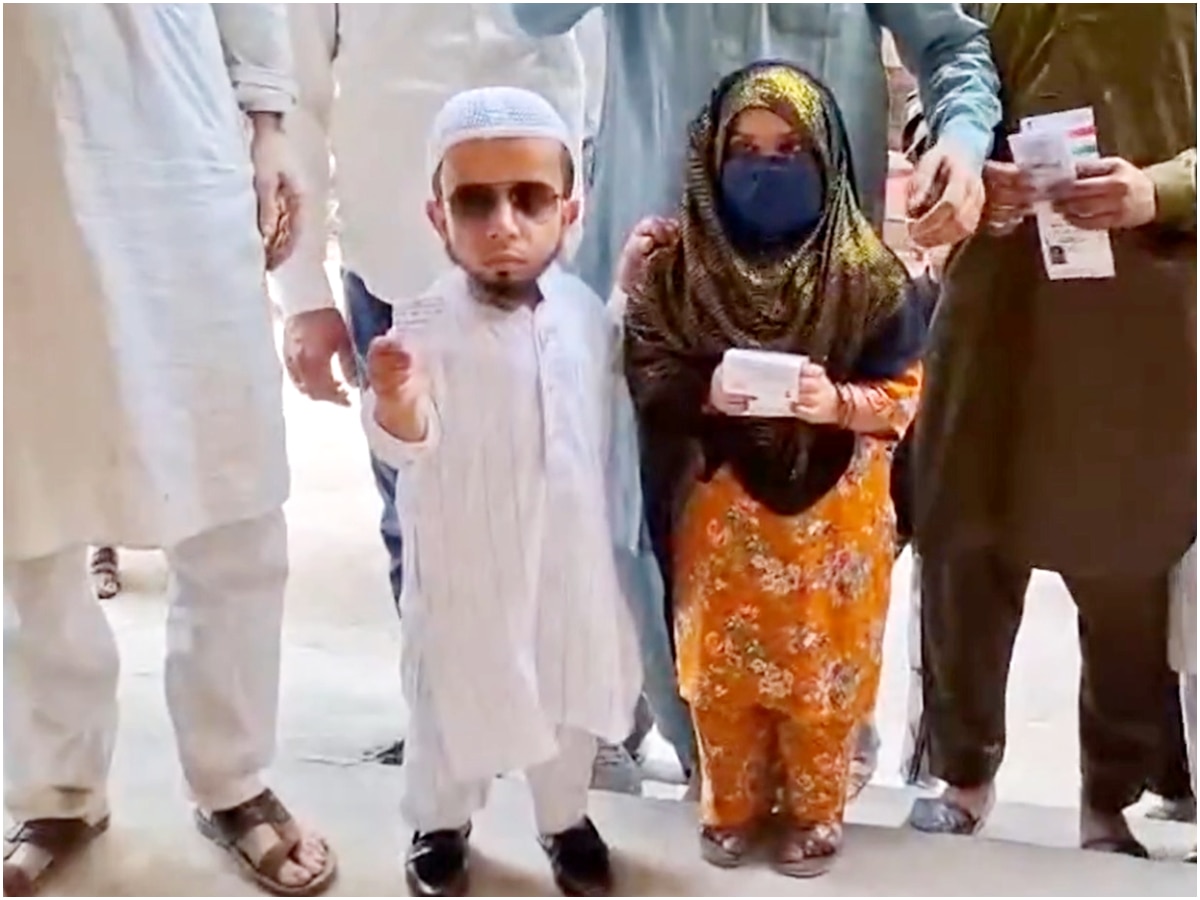 Uttar Pradesh LS Elections 2024: 2.5 Ft Tall Azim Mansoori, His Wife ...