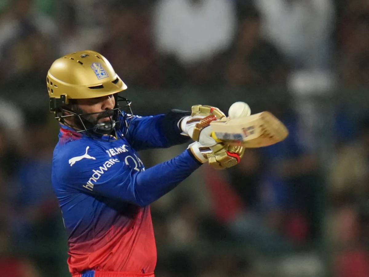 IPL 2024 की टॉप-5 लॉन्गेस्ट सिक्स, DK ने तो छत पर ही पहुंचा दी गेंद