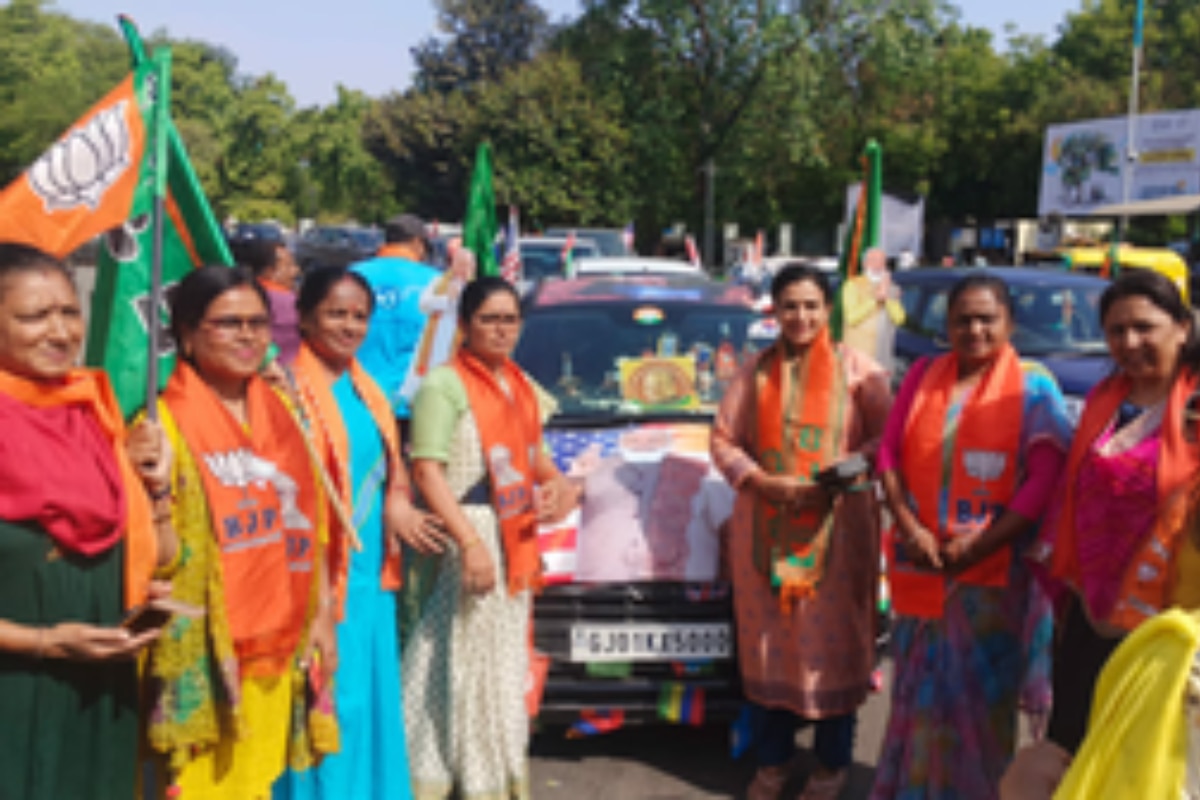 Ahmedabad To Surat Car Rally Organised By NRIs In Support Of PM Modi, BJP