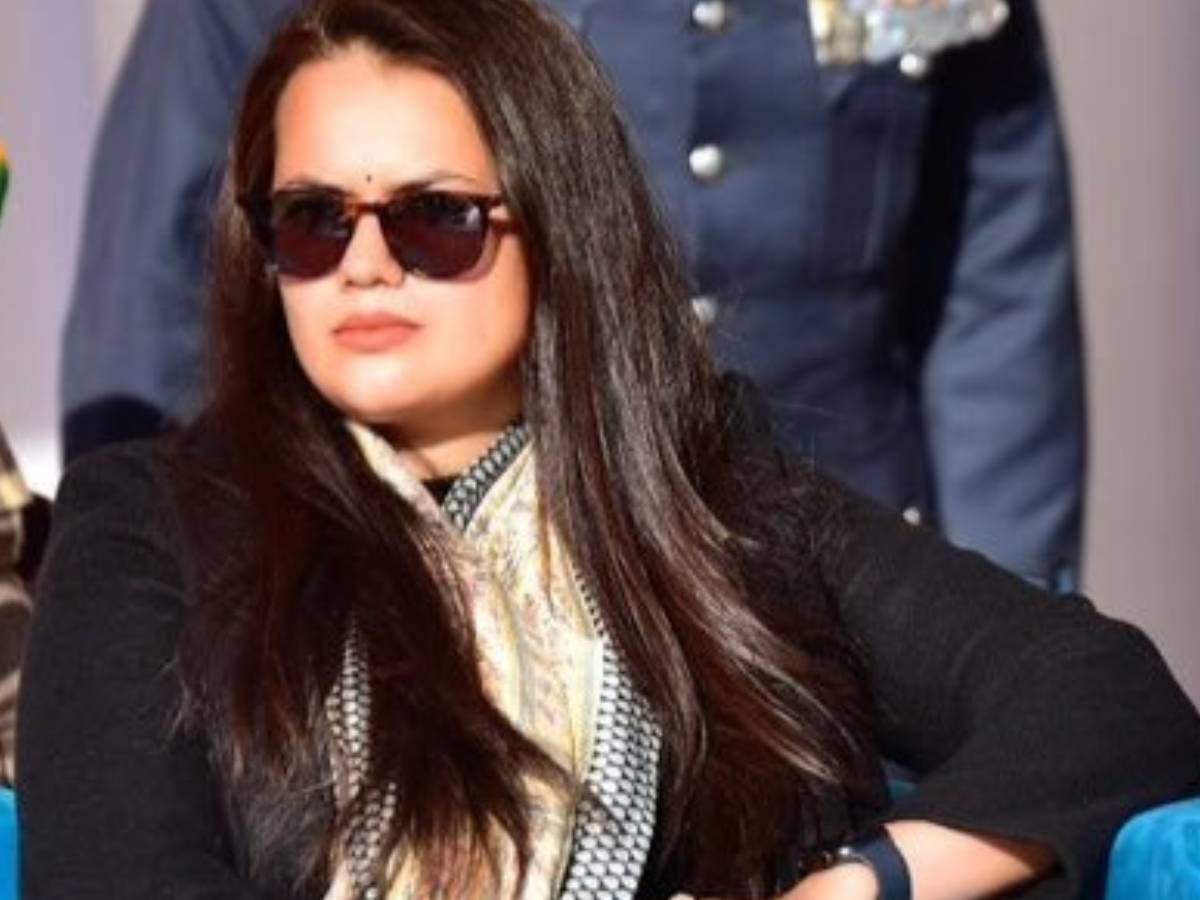 Beautiful IAS Officer Photo: इन IAS ऑफिसर को कहा है Beauty with Brain ...