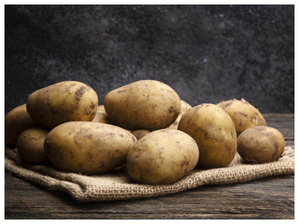 आलू के दाम पहुंचे 35 रुपये किलो तक, जानें क्यों तेजी से बढ़ रहे हैं आलू ...