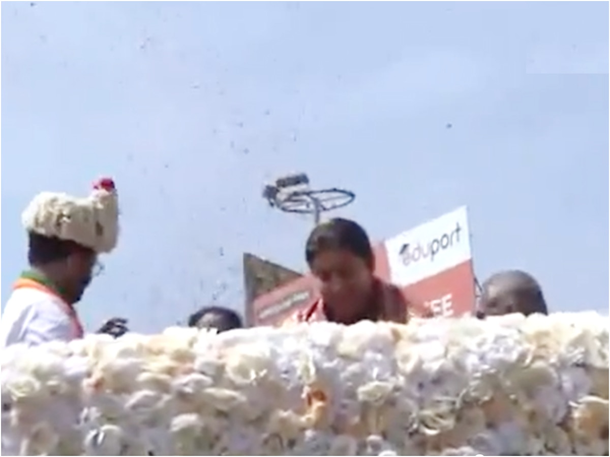 Smriti Irani vs Rahul: BJP Leader Chases Gandhi In Wayanad, Holds Mega ...