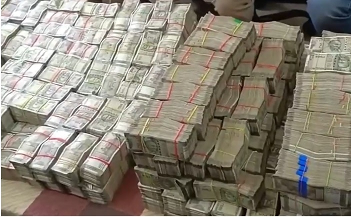 WATCH: Rs 7 Crore Cash Kept In 7 Boxes Seized In Andhra After Vehicle ...