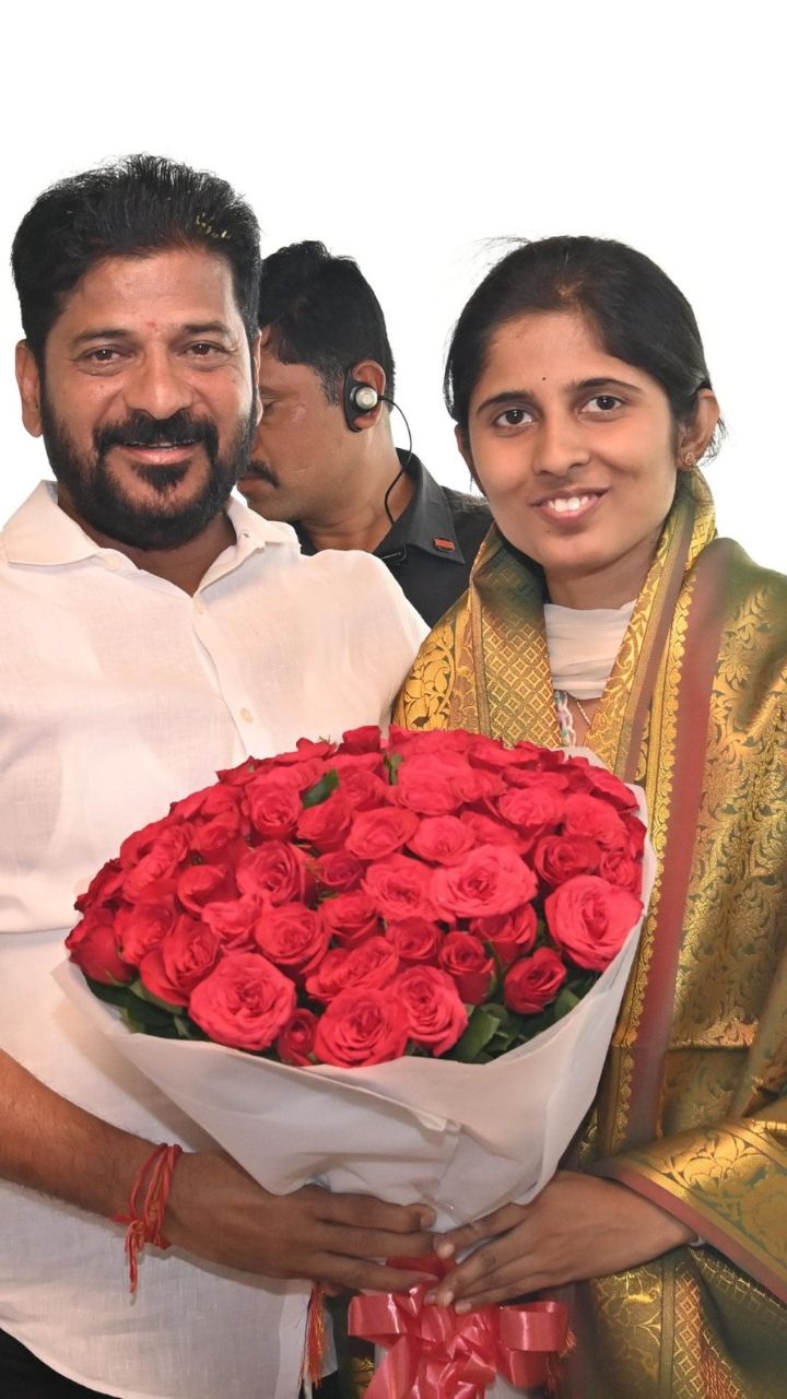 IAS Donuru Ananya Reddy Educational Qualifications