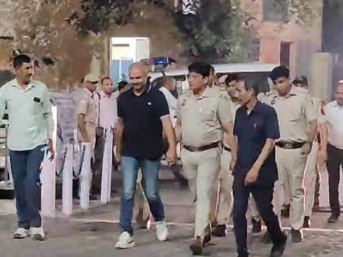 Supreme Court Grants Bail To Kejriwal's Aide Bibhav Kumar In Swati ...