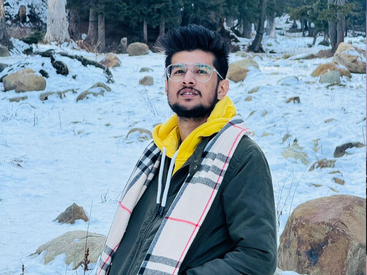 जब हैक हो जाता है फिल्म स्टार्स का सोशल मीडिया अकाउंट, तो याद आते हैं ...