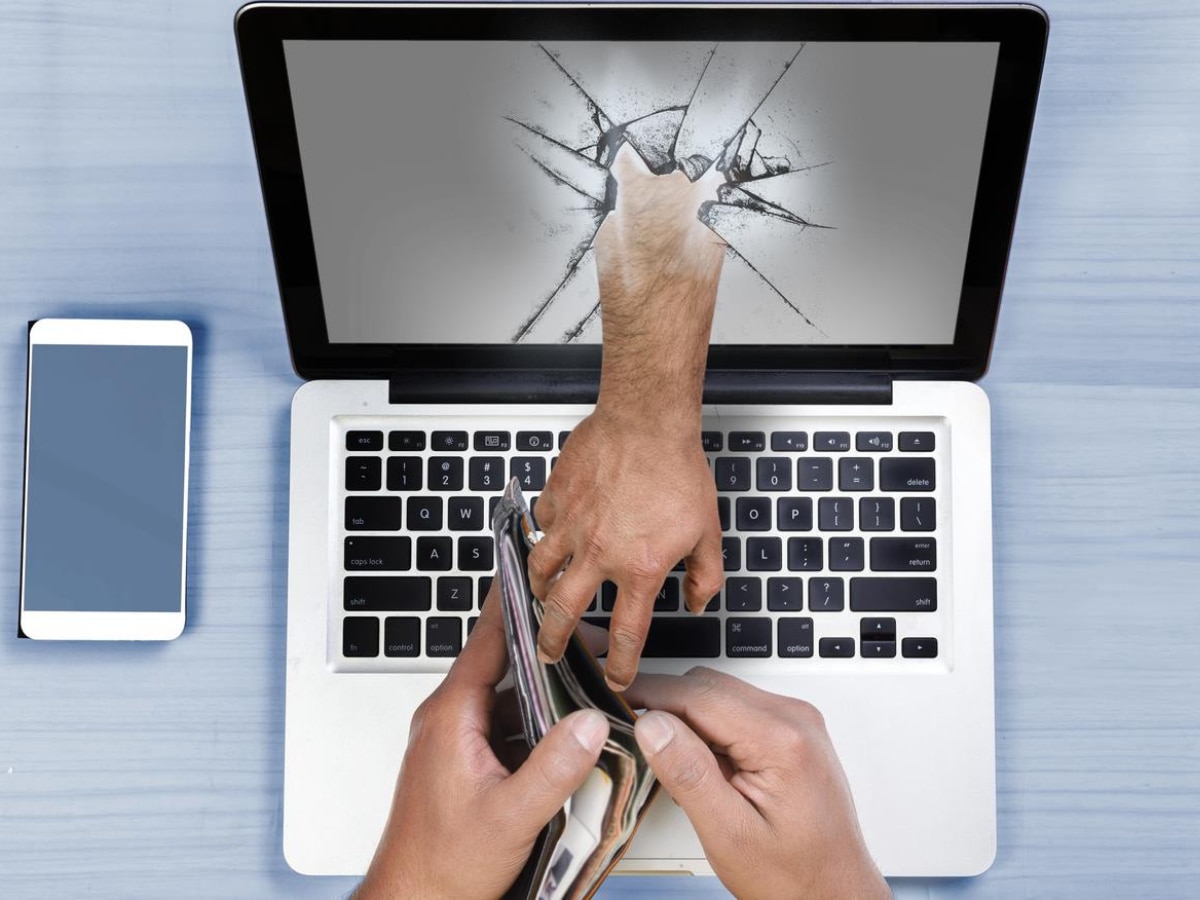 क्या होता है Digital Arrest? जिसमें साइबर ठगों ने महिला डाक्टर को बनाया ...