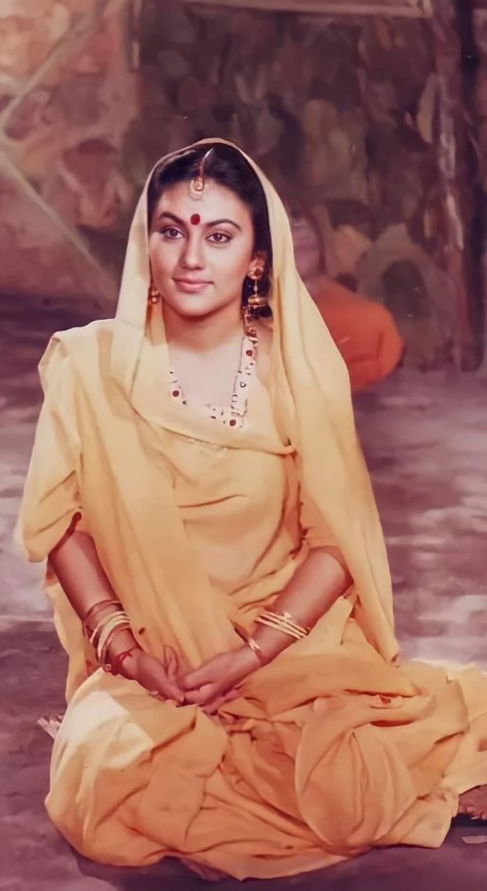 क्या हुआ जब माता सीता धरती में समाईं?