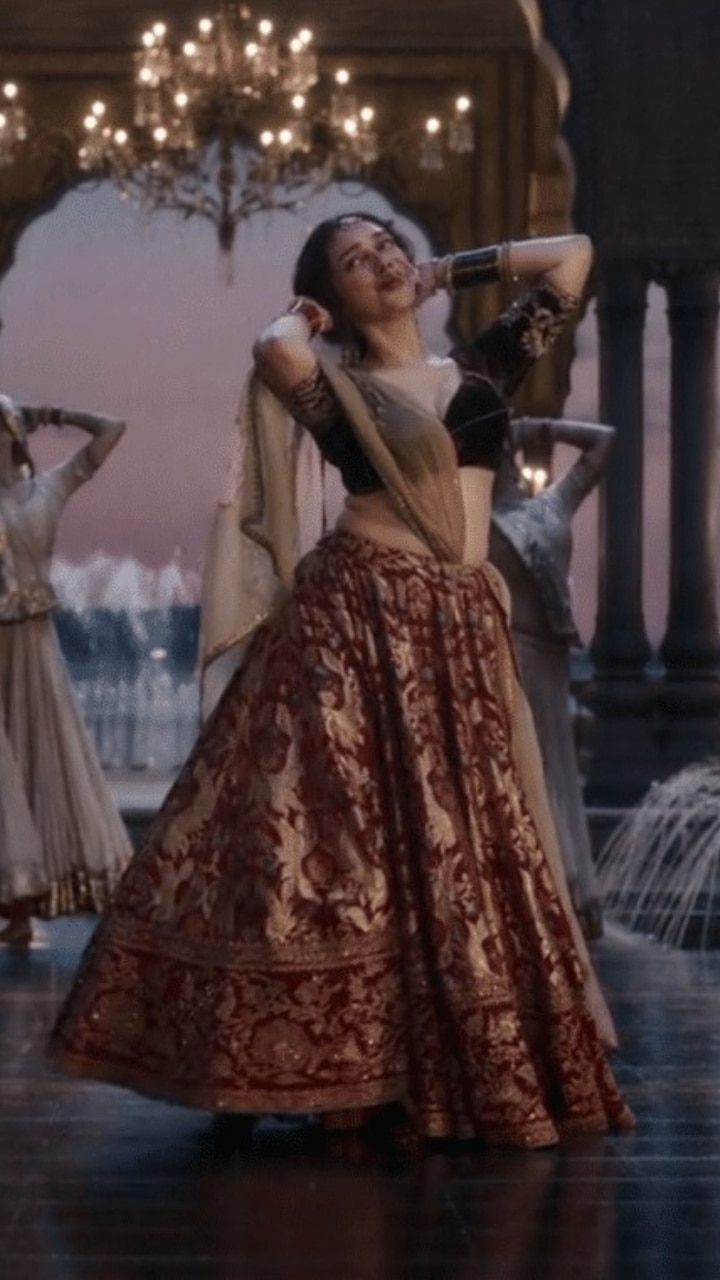 9 Ethnic Outfits From Heermandi to Elevate Your Wedding Style in 2024