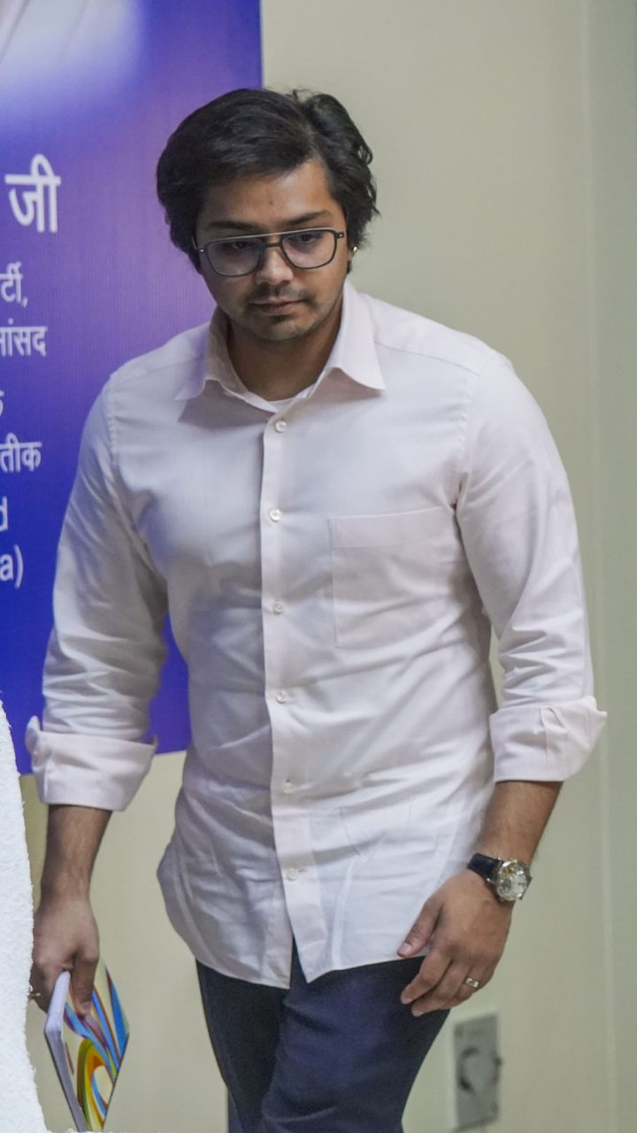 मायावती ने आकाश आनंद को अहम पदों से क्यों हटाया जानें इसके पीछे की वजह