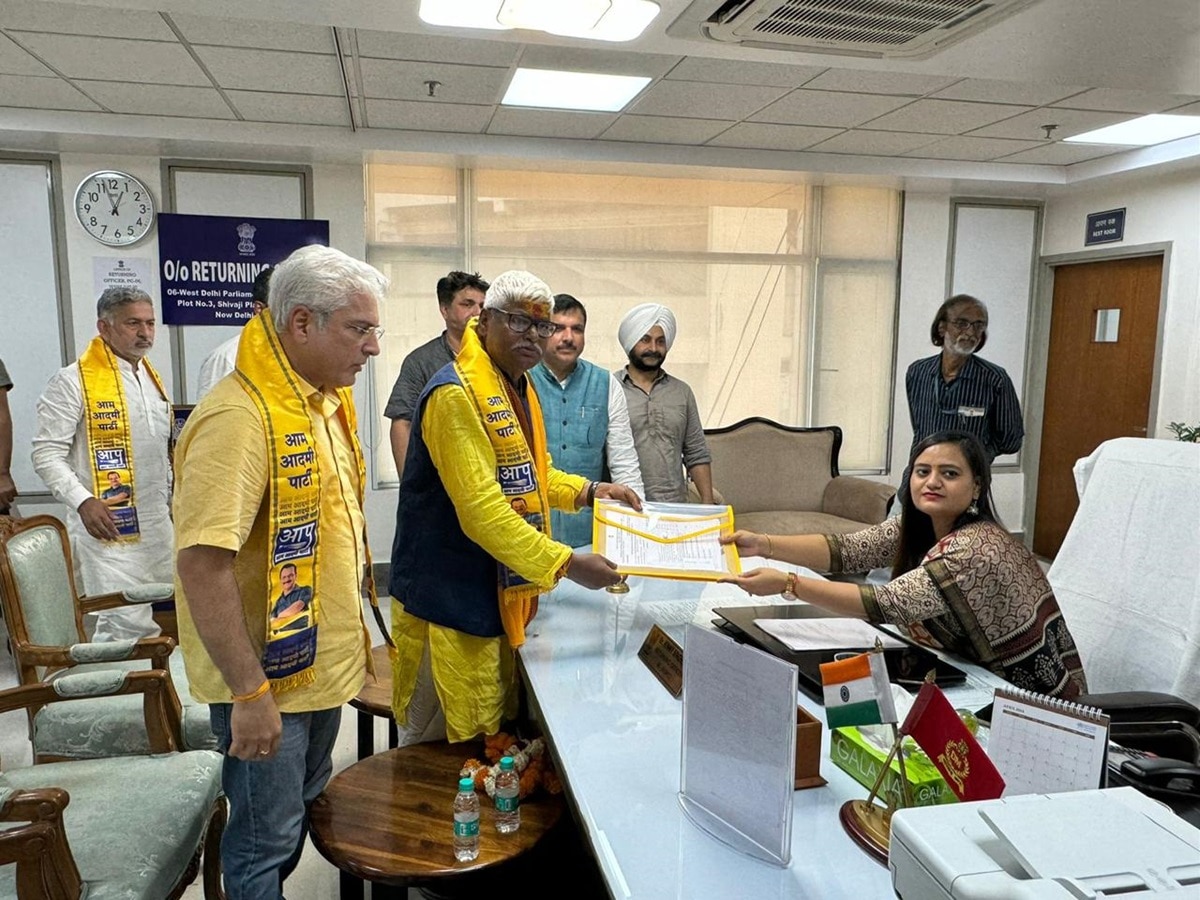 AAP के कुलदीप कुमार, सोमनाथ भारती और महाबल मिश्रा ने किया नामांकन, रोड ...