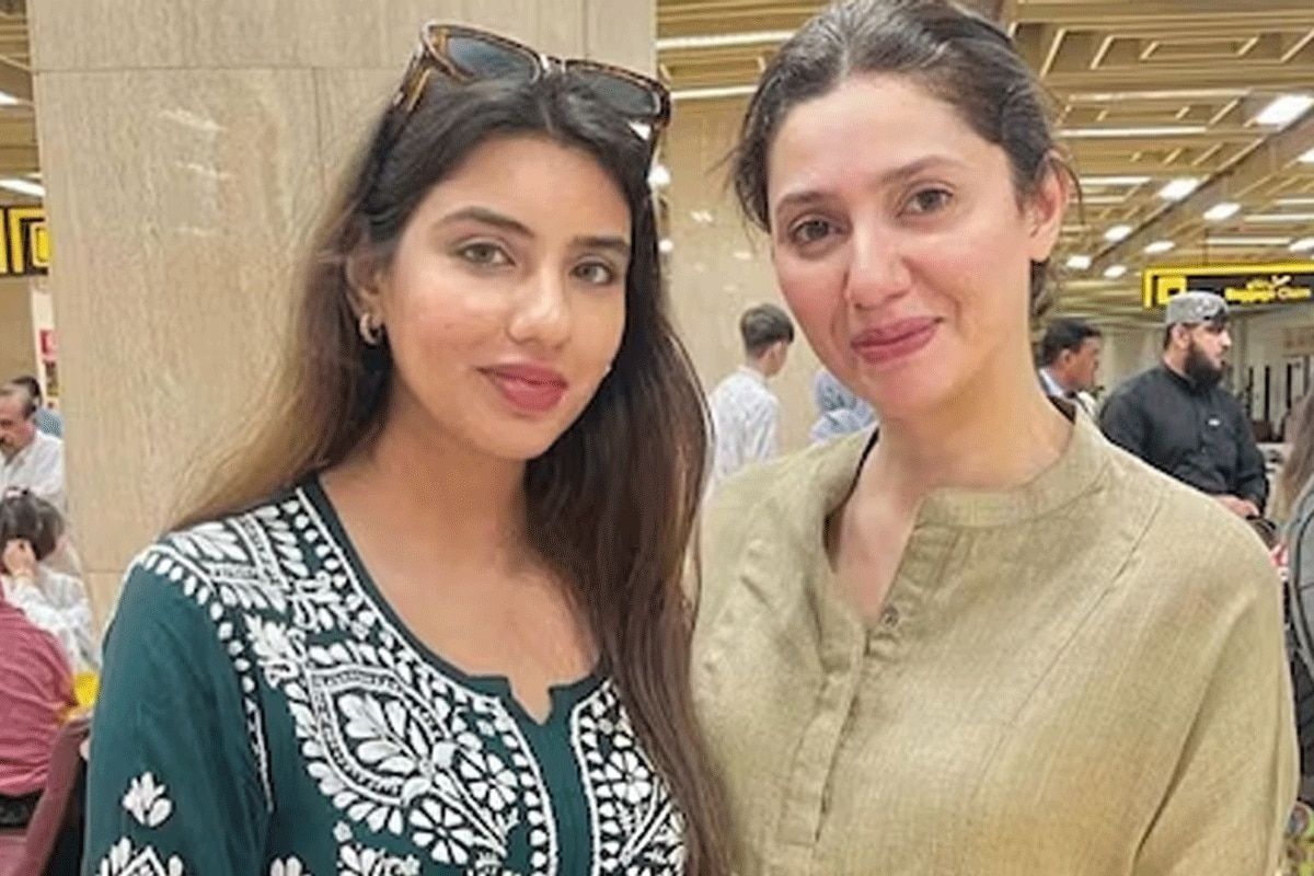 पाकिस्तानी एक्ट्रेस माहिरा खान को देख बोले लोग- अरे! ये तो Twins हैं ...