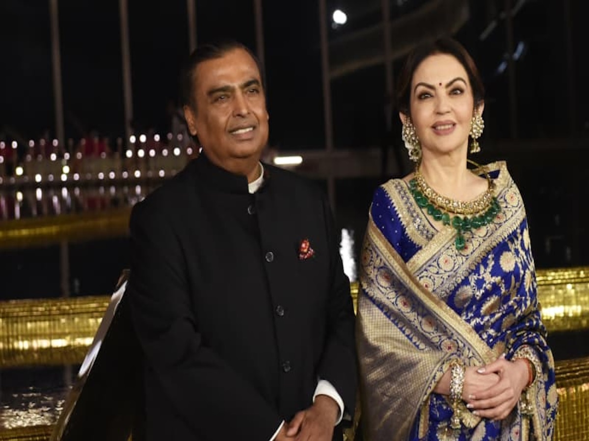 Anant-राधिका अंबानी की सेकेंड प्री वेडिंग के लिए इटली रवाना हुए ये ...