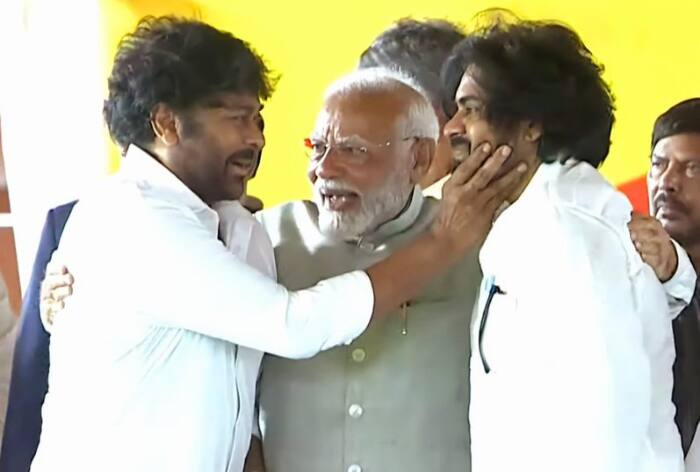 Chiranjeevi Gets Emotional After PM Narendra Modi Hugs Pawan Kalyan in Swearing-In Ceremony, Watch