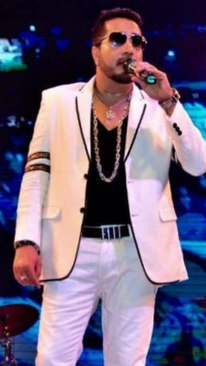 Impressive Education Qualification of Singer Mika Singh