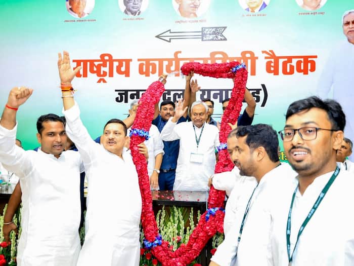 Nitish Kumar Reprises Bihar 'Special Status' Demand At Key JDU Meet; Sanjay Jha Named Party's ...