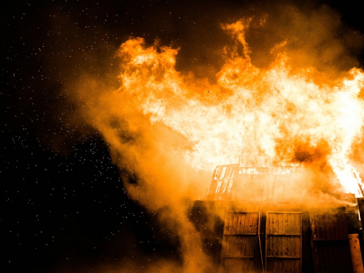 3 Minor Girls Burned to Death, Parents Injured After House Catches Fire ...