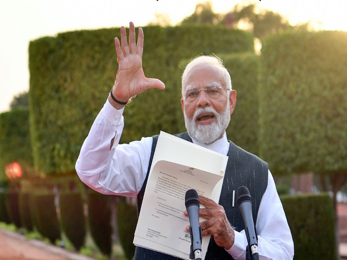 प्रधानमंत्री शपथ ग्रहण समारोह में फिल्म इंडस्ट्री से पहुंचे ये सितारे ...