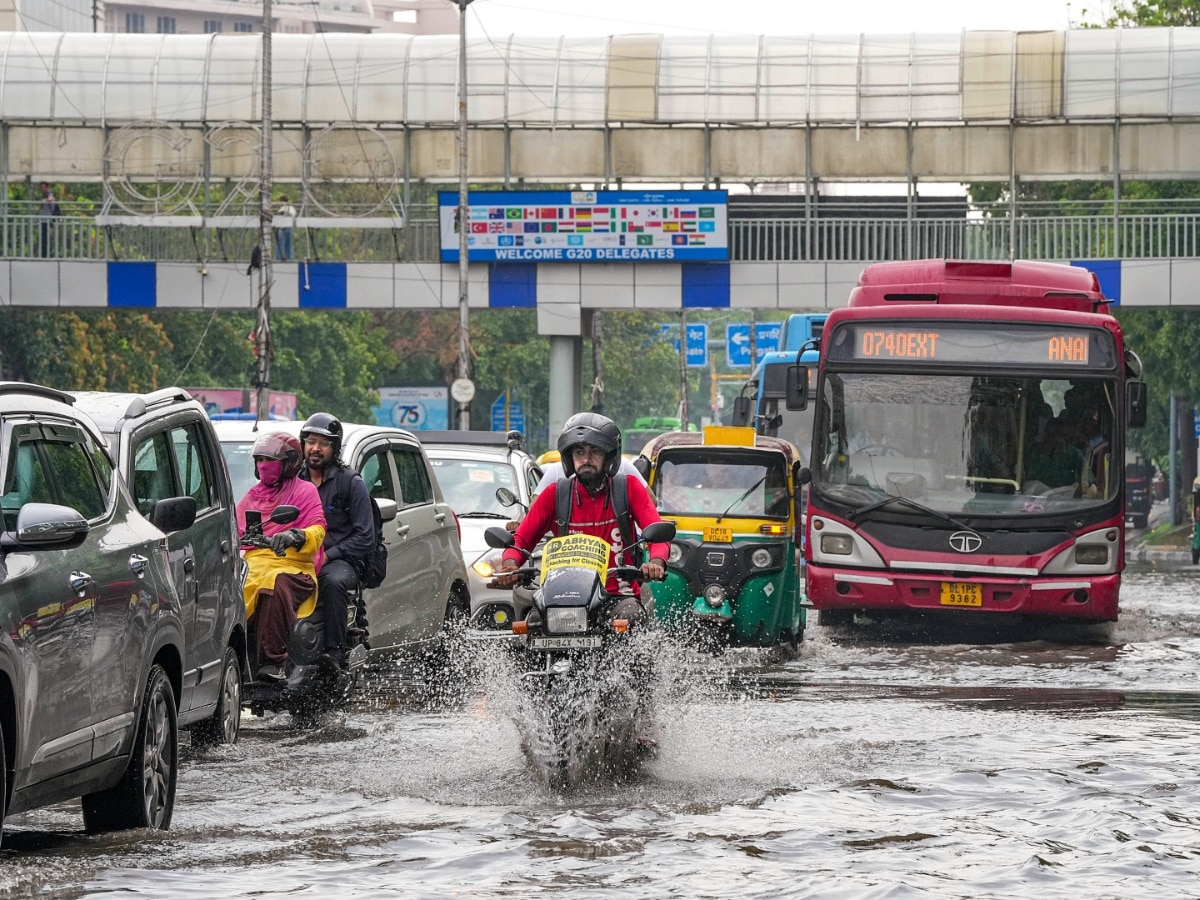 Delhi Weather Update: Sudden Rains Cause Waterlogging, Traffic Snarls; IMD Predicts More Rains