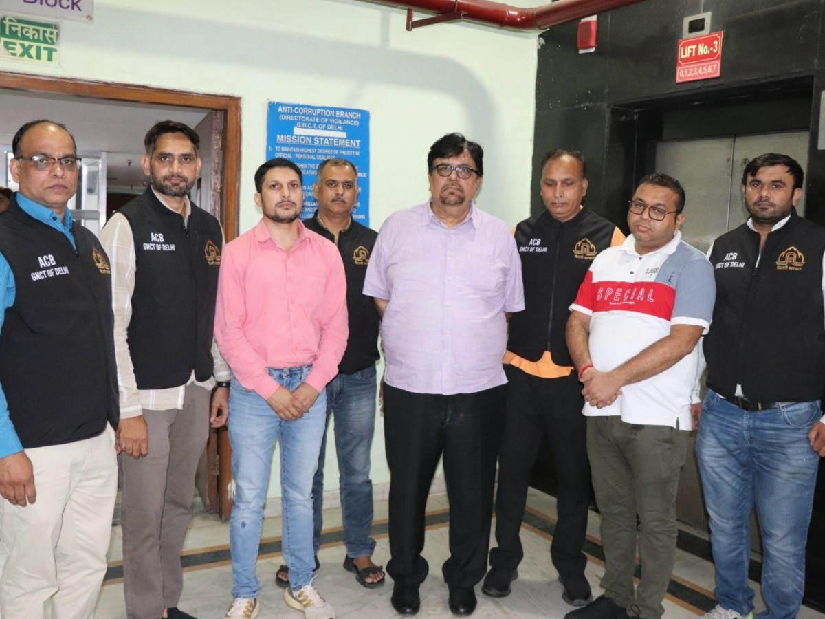 Delhi ACB Arrests Ex-PWD Officer, Private Firm Owners In Rs 200 Cr ...