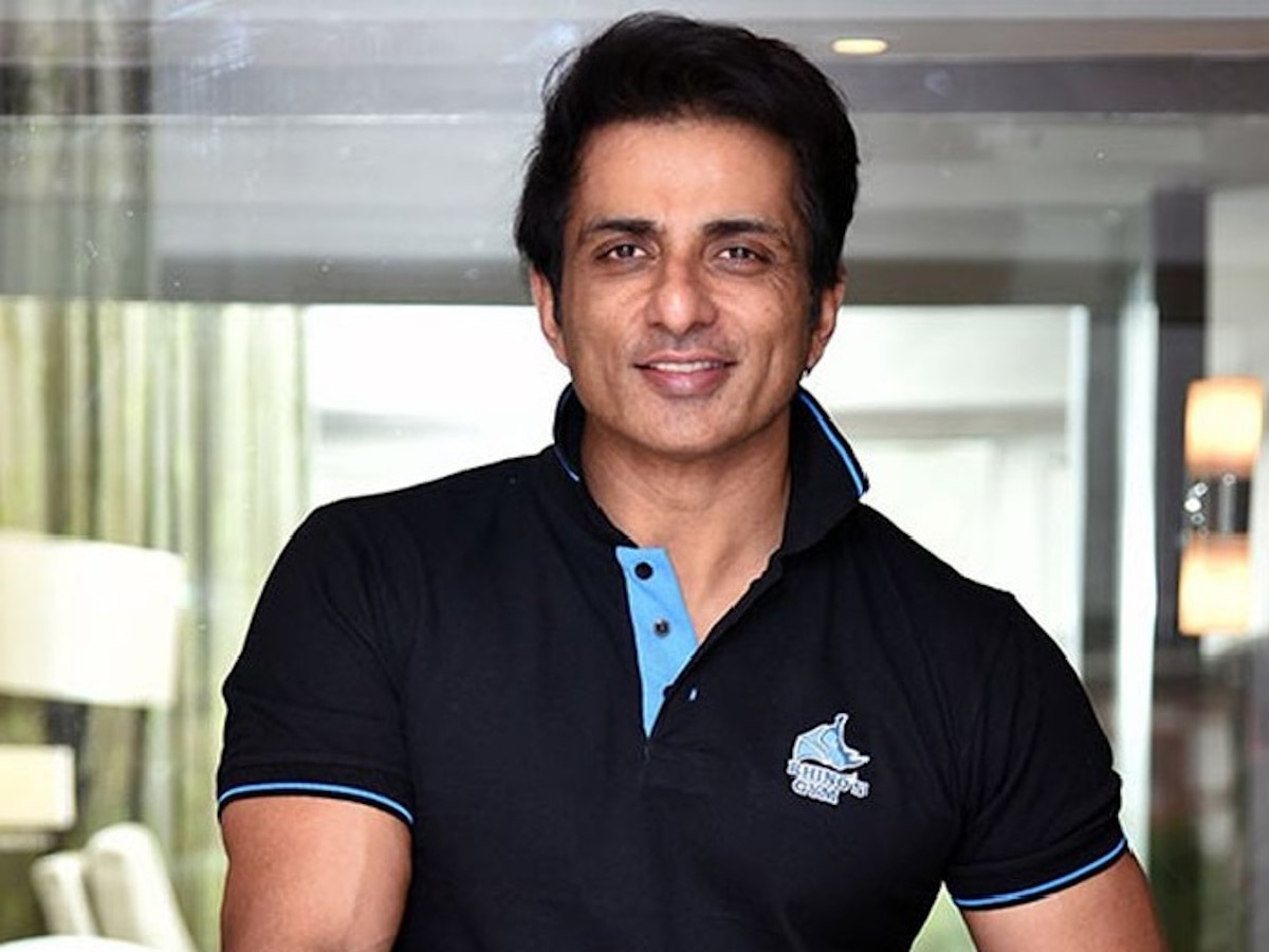 Sonu Sood टीवी देखते हुए करते हैं ये काम, एक्टर के इस सच को जानकर हैरान ...
