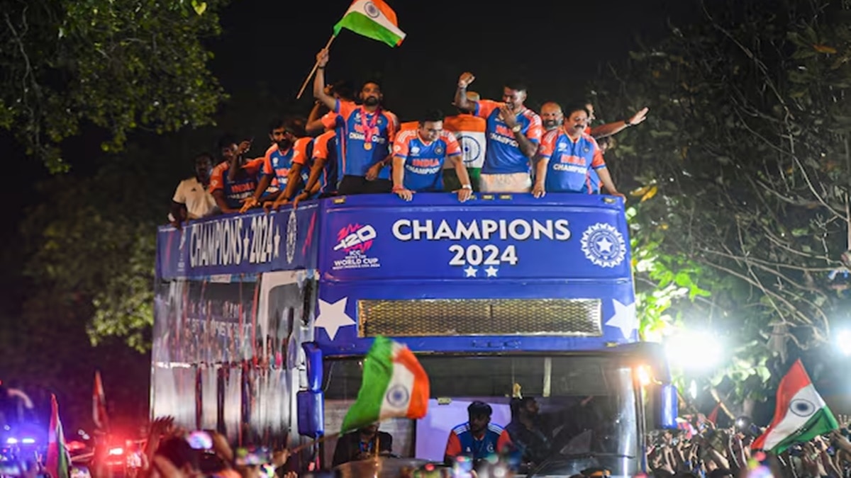 Team India Victory Parade: Fans in Mumbai Complain of Breathing Issues ...